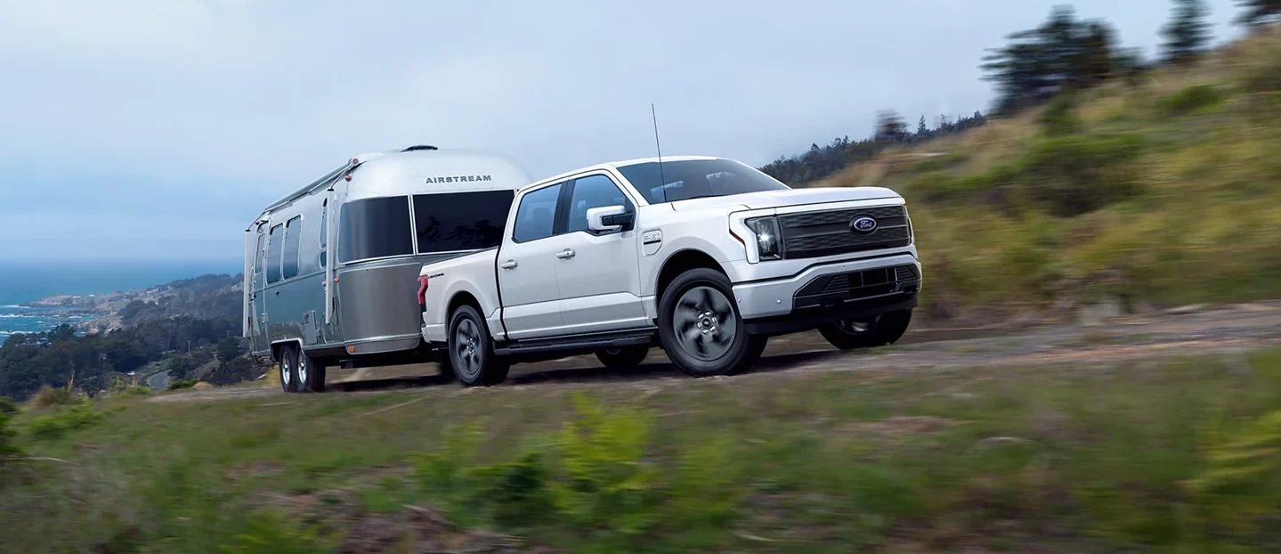 Vehicle-to-Vehicle Charging with the Ford F-150 Lightning Overland Expo