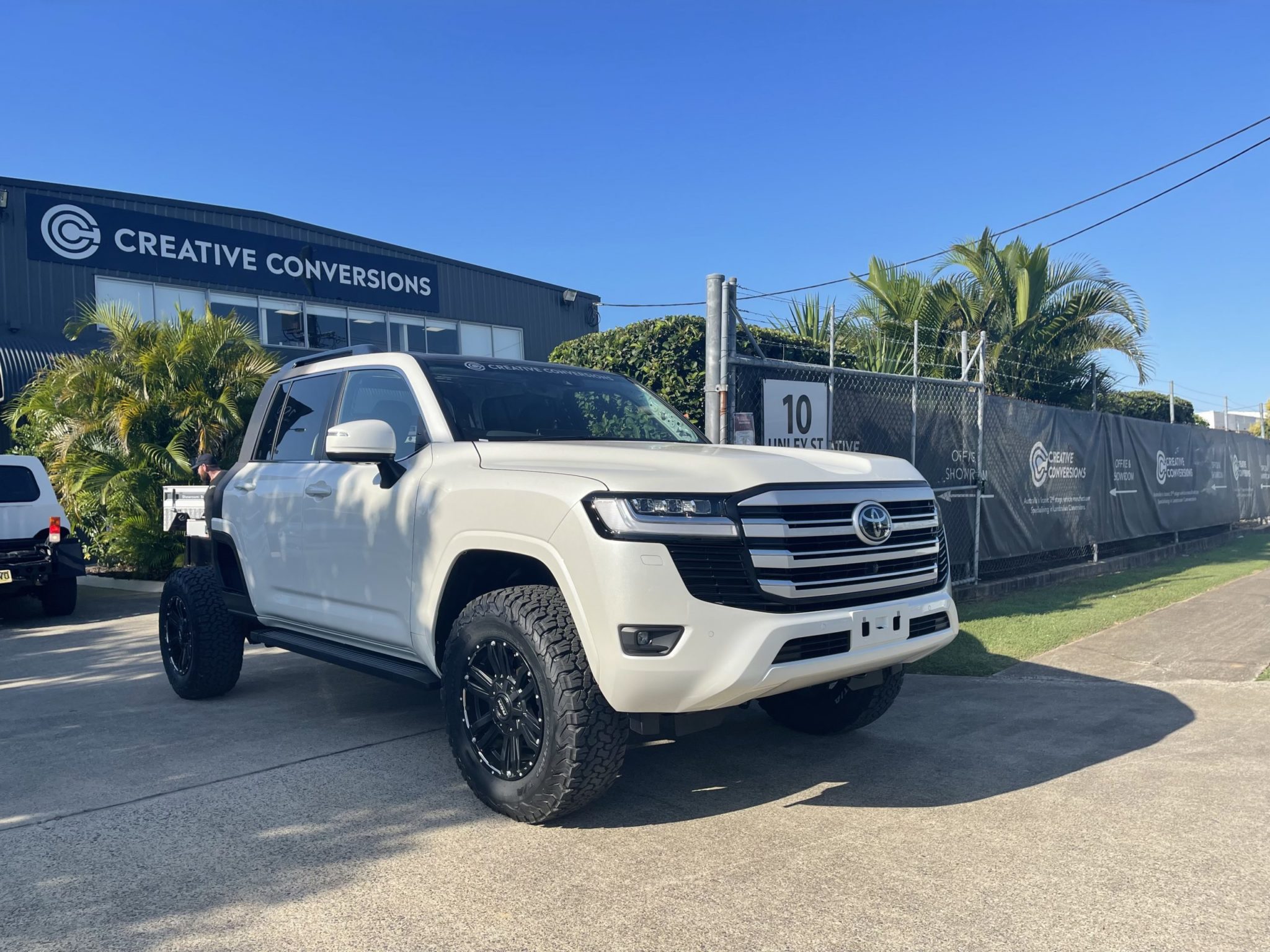 Creative Conversions 300 Series DualCab Ute Overland Expo