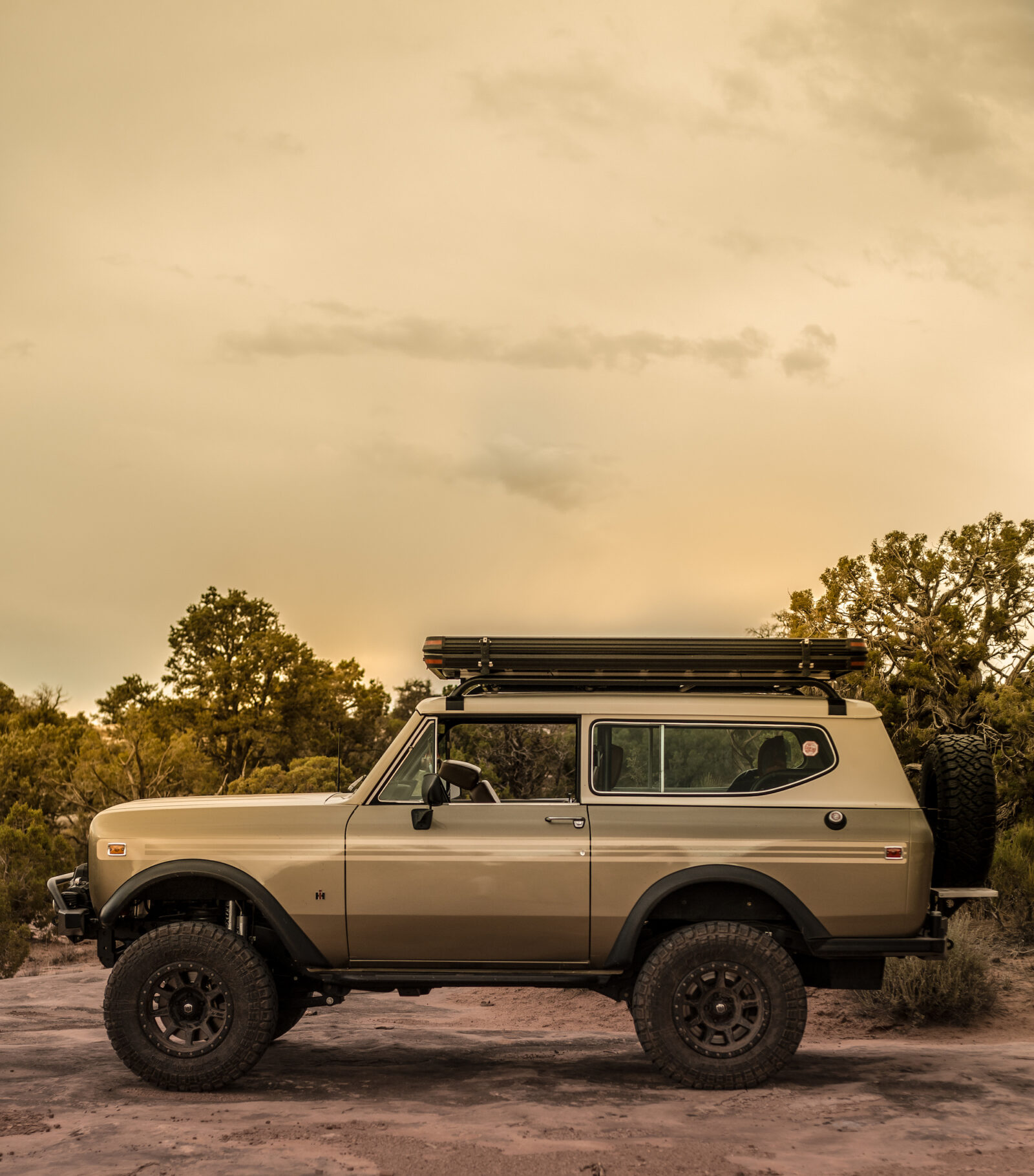 Tires: Kenda Klever R/T Overland Expo