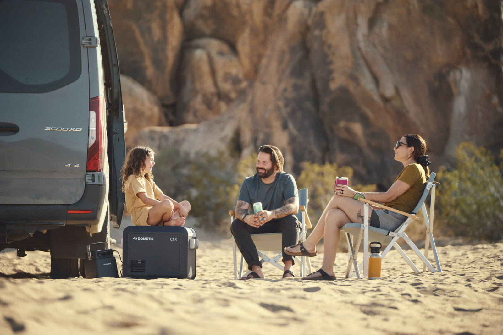 Fridge: Dometic CFX3 45 Overland Expo