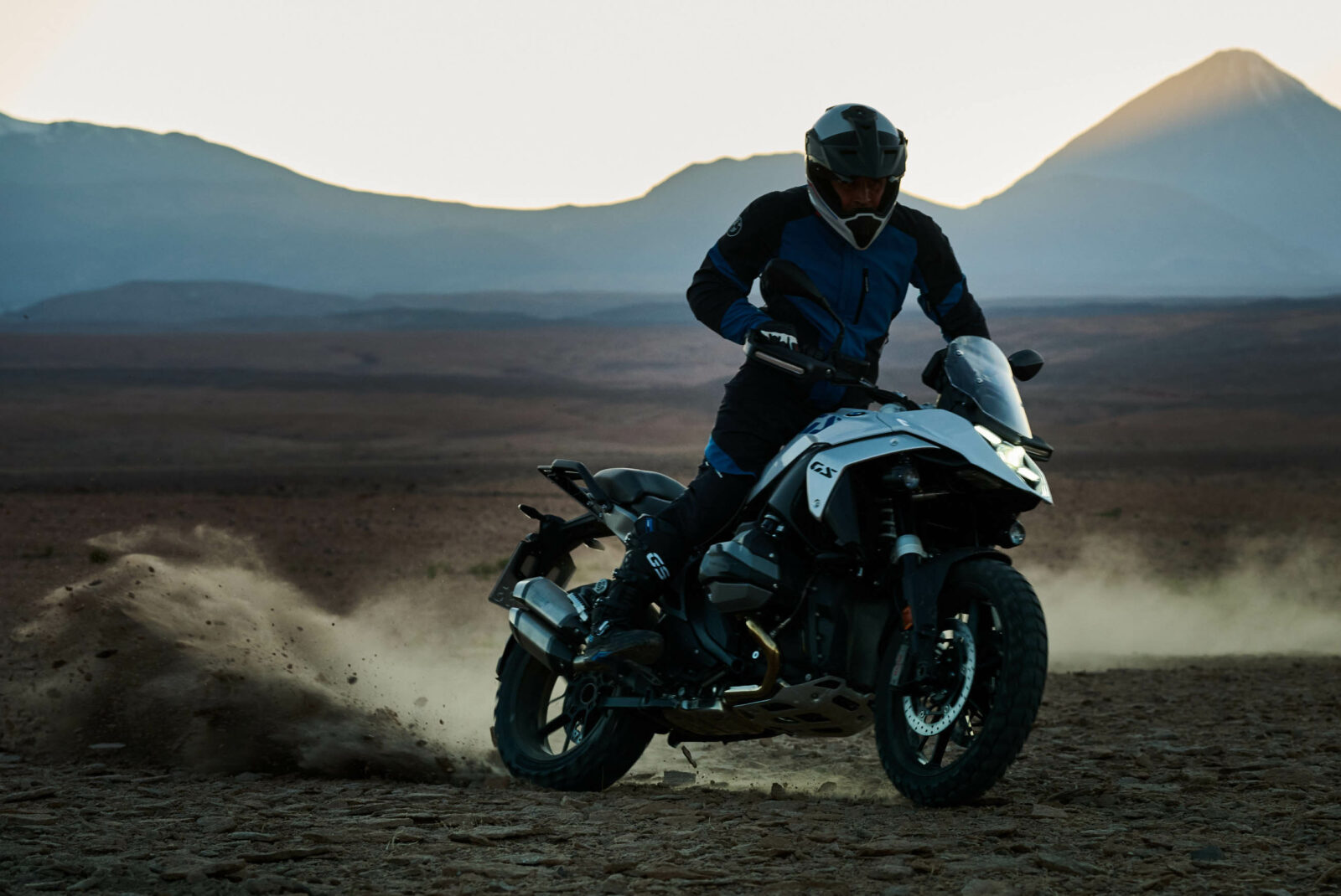 2024 BMW R 1300 | Specs, Details Overland Expo
