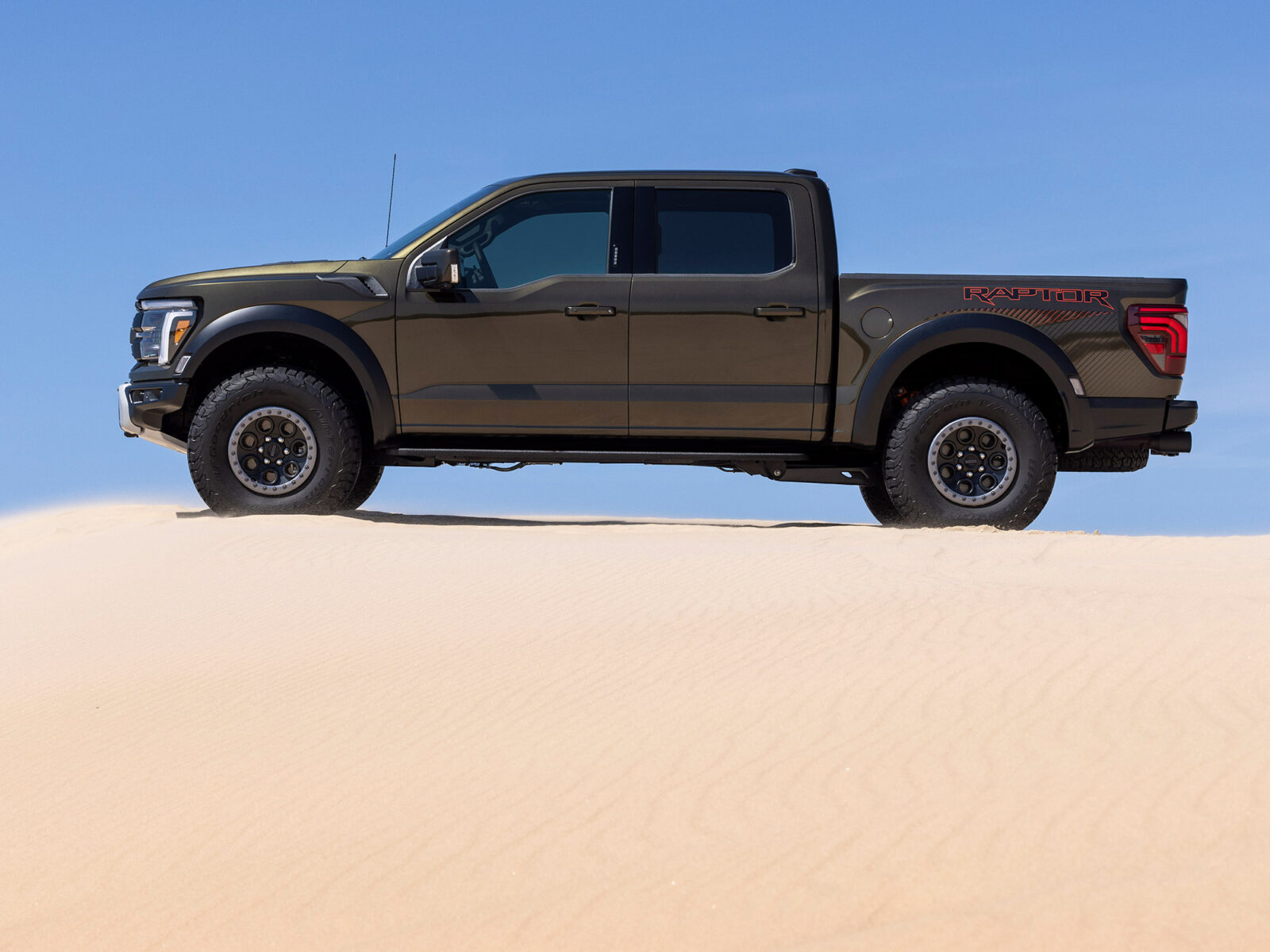 2024 Ford F-150 Raptor R Makes 720 Horsepower Overland Expo