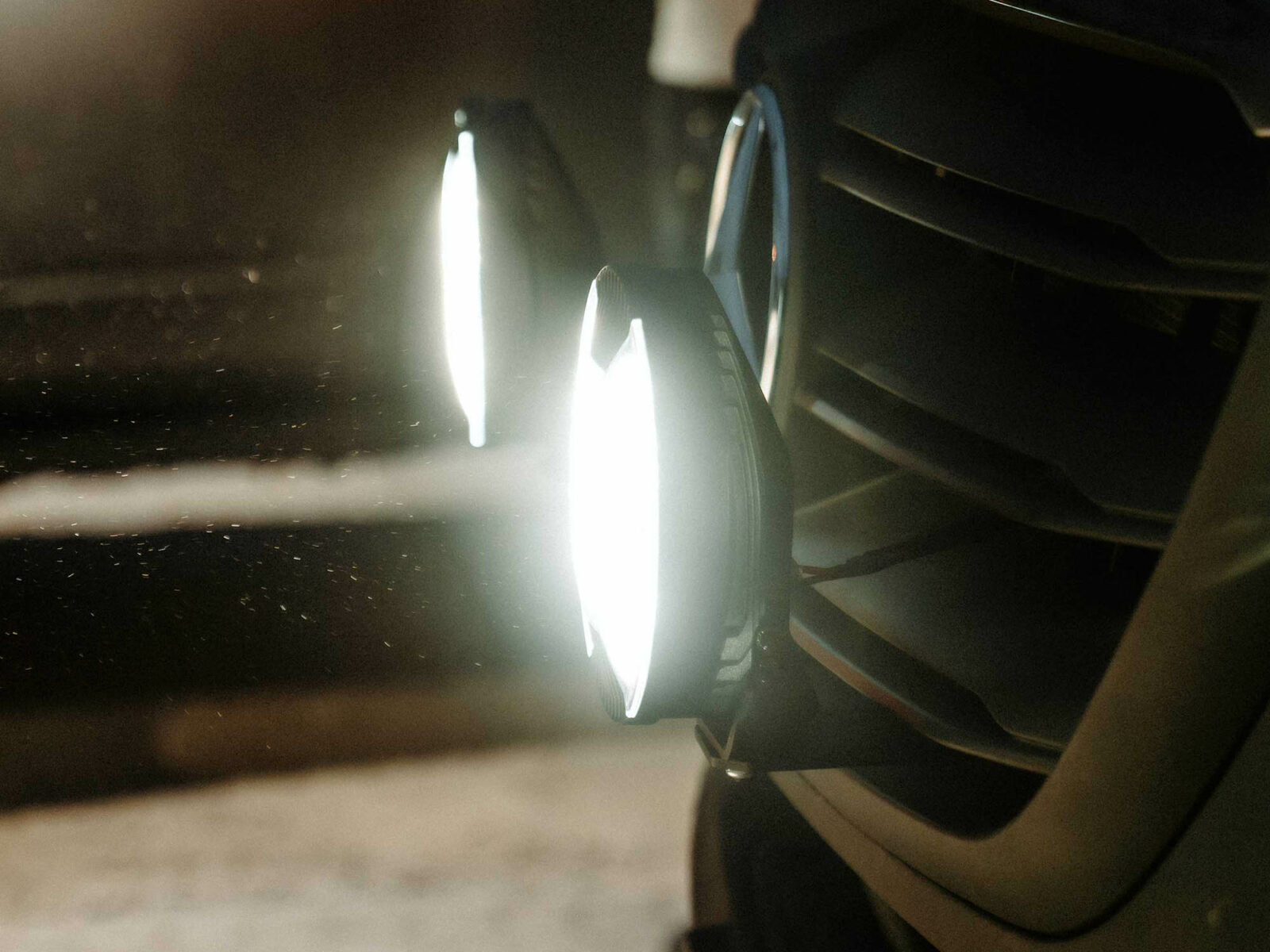 KC HiLiTES New SlimLite 8 Series Overland Expo