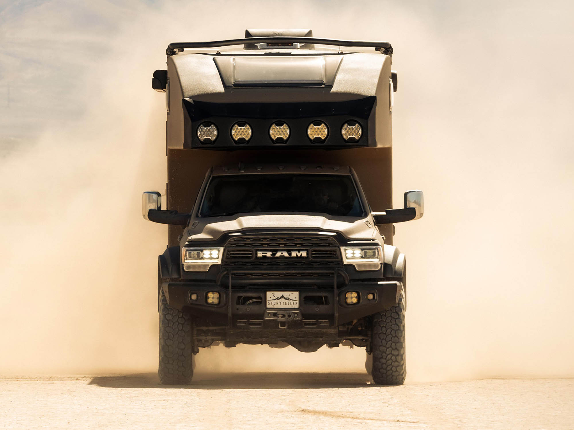 KC HiLiTES New SlimLite 8 Series Overland Expo