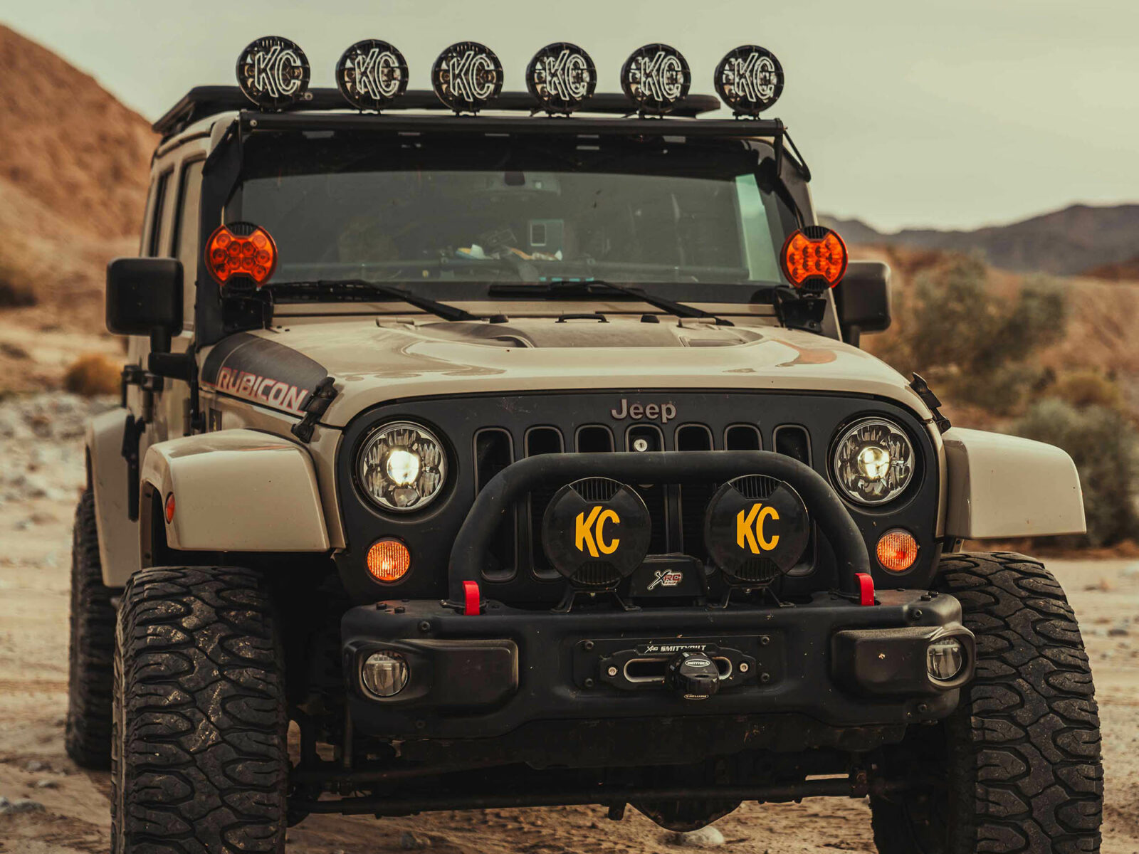 KC HiLiTES New SlimLite 8 Series Overland Expo
