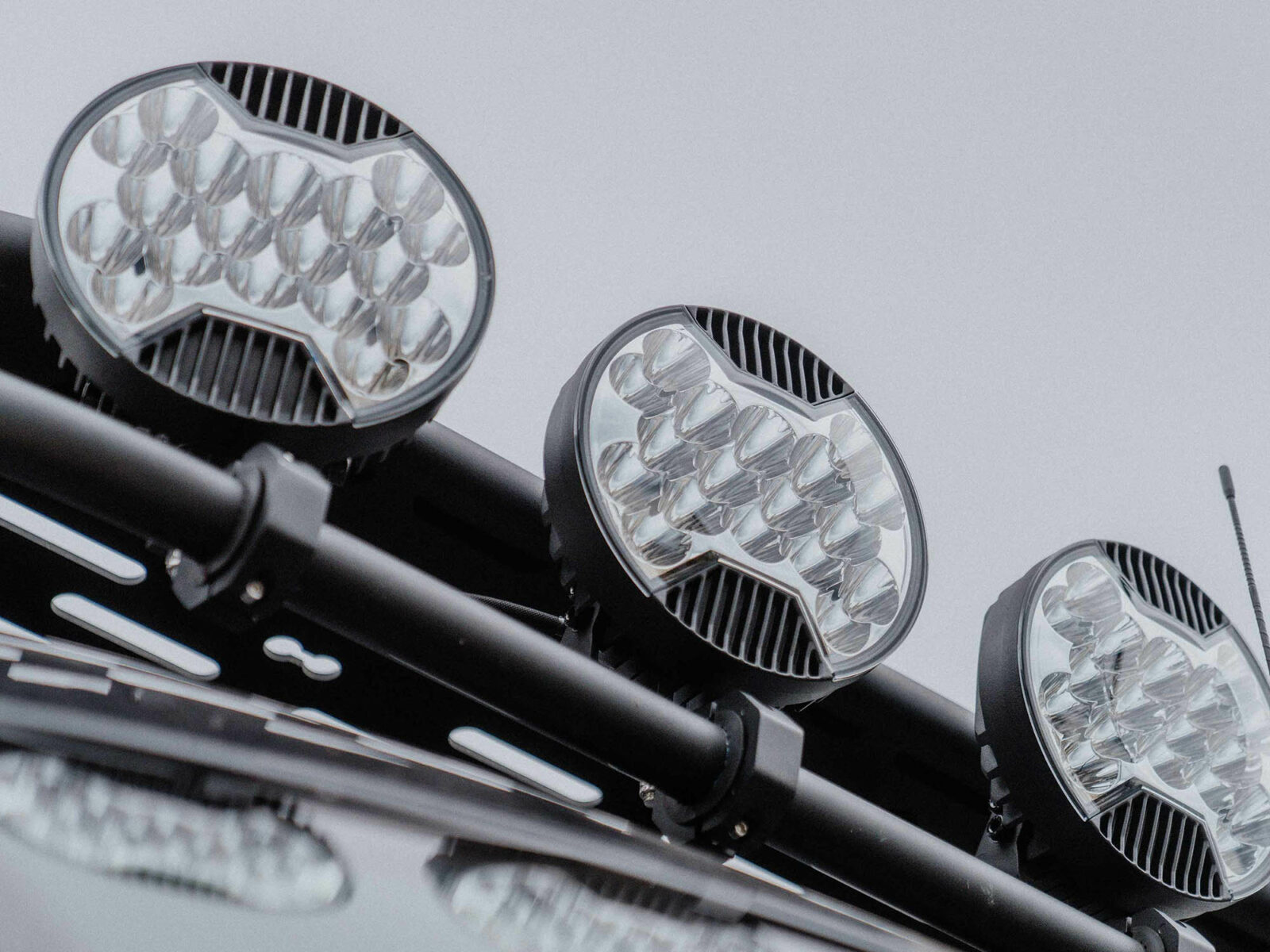 KC HiLiTES New SlimLite 8 Series Overland Expo