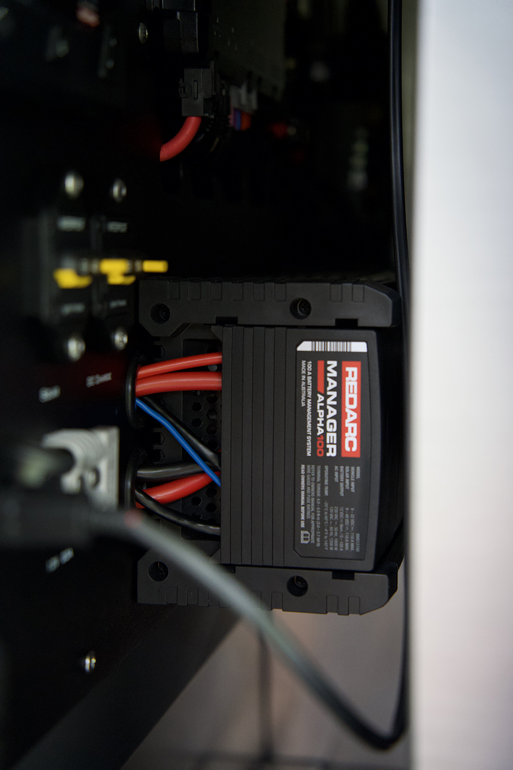 Battery Management System: REDARC Manager Alpha100 Overland Expo