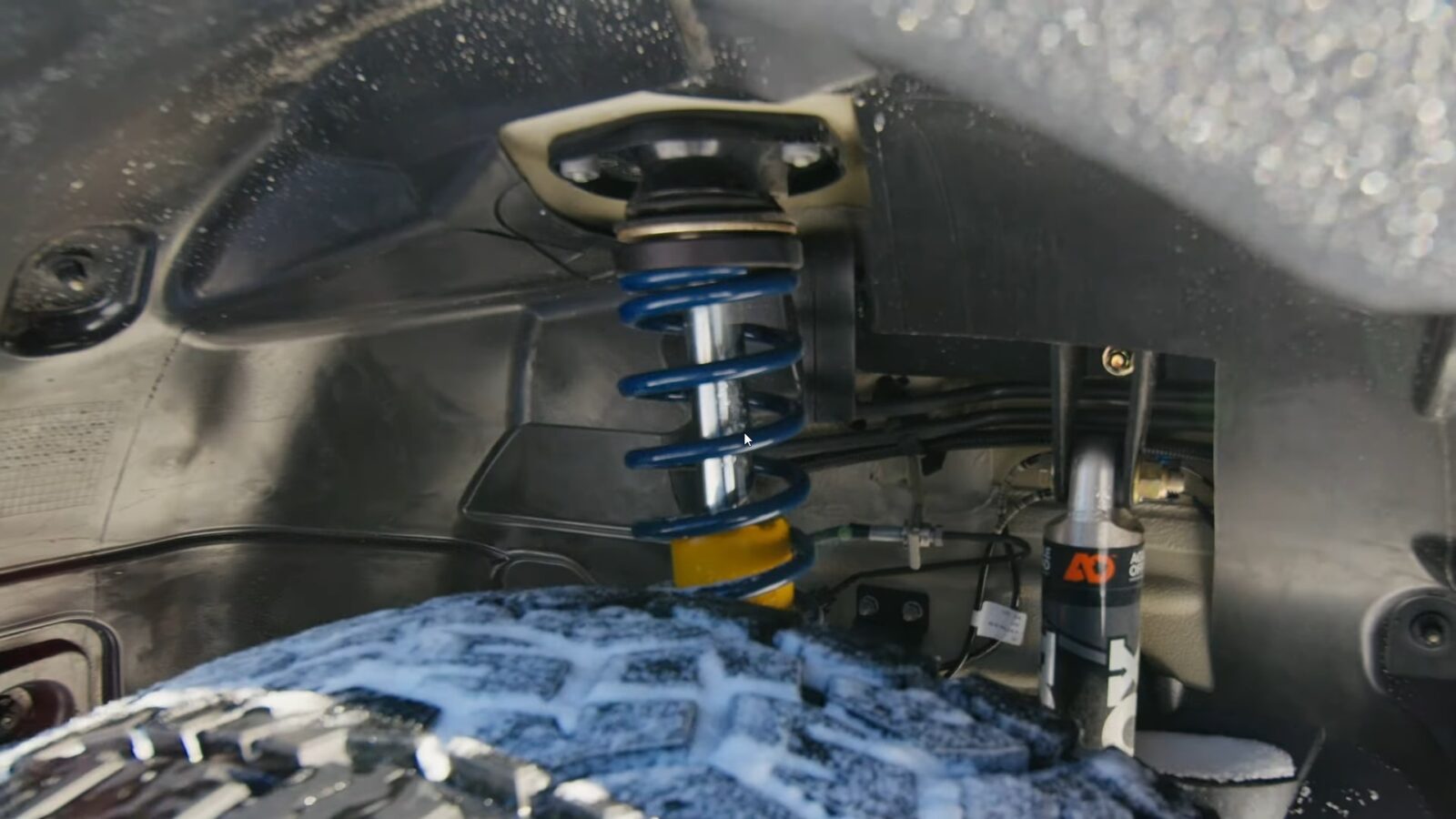 A Defender Inspired Sprinter from Yama Vans Overland Expo