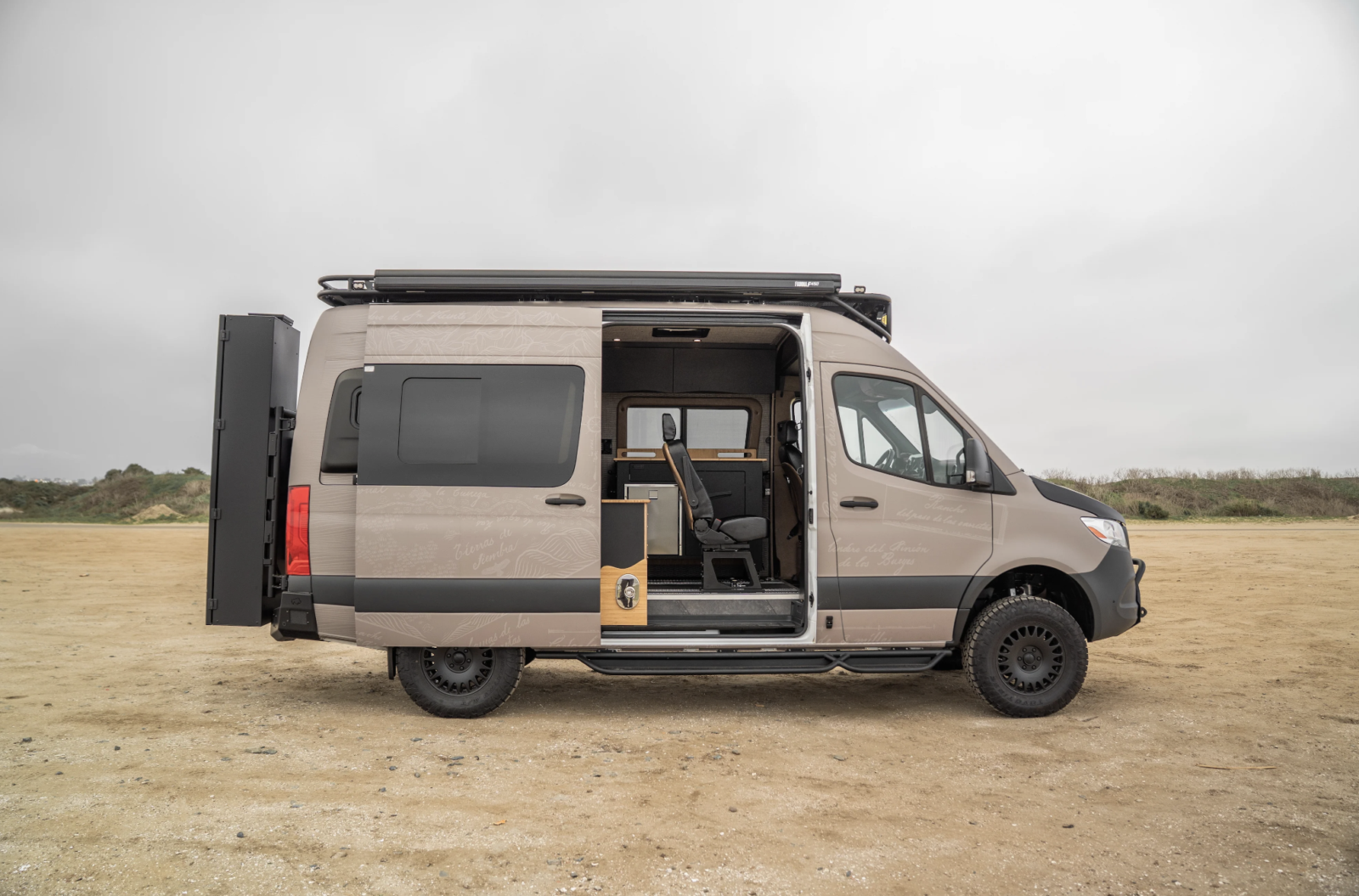 Rogue Van Co. catches a Wave with Machado Overland Expo